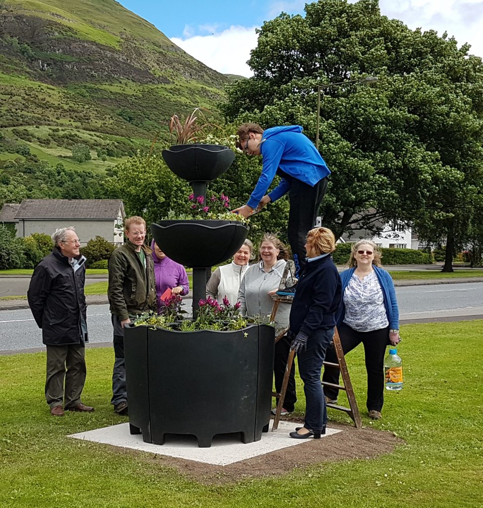 New Planters Installed – Alva Community Council