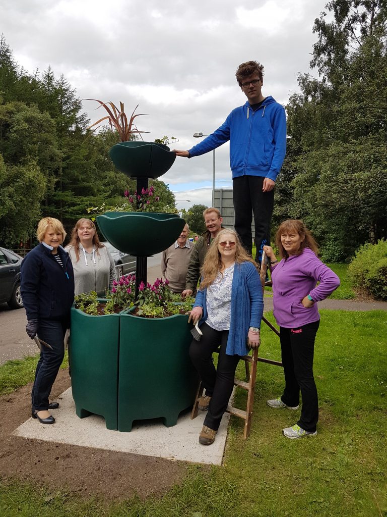 New Planters Installed – Alva Community Council